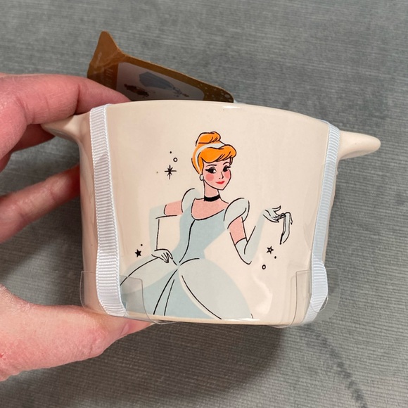 rae dunn disney | Kitchen | Rae Dunn Disney Princess Ceramic Measuring ...